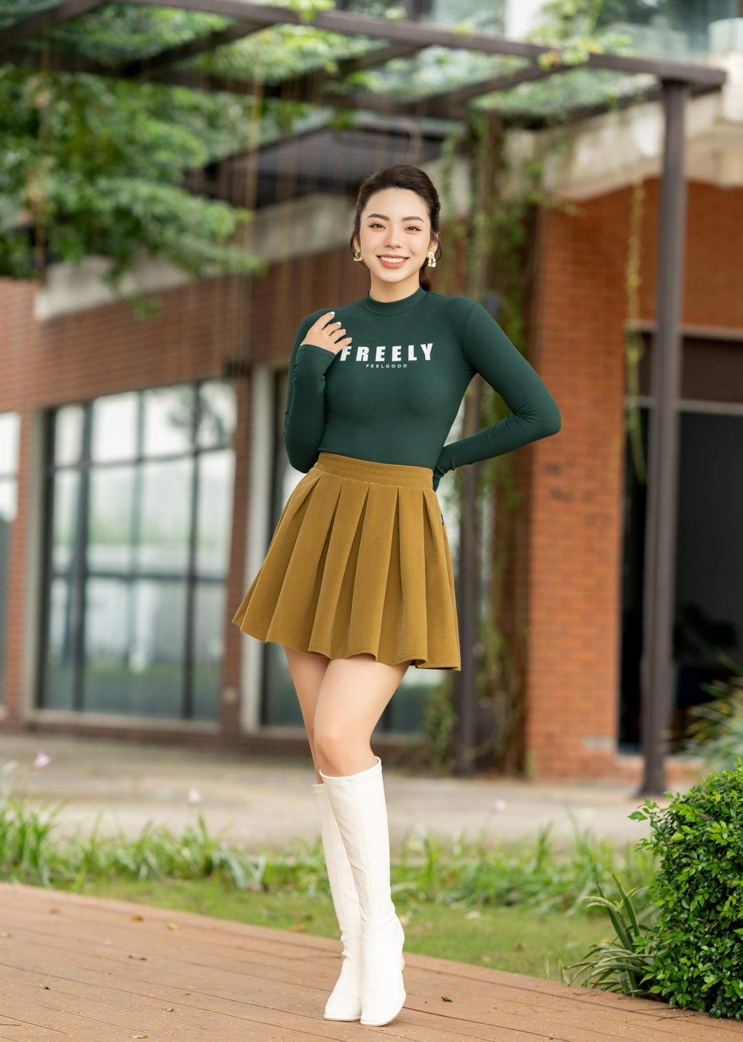 Chân Váy Nhung Xòe Dáng Ngắn | YODY